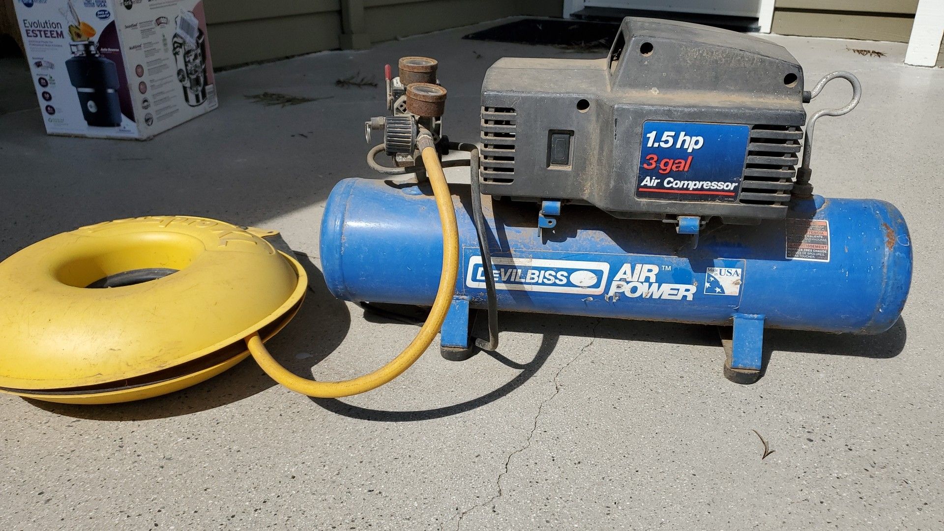 DeVilBiss Air Compressor with hose for Sale in Fallbrook, CA - OfferUp