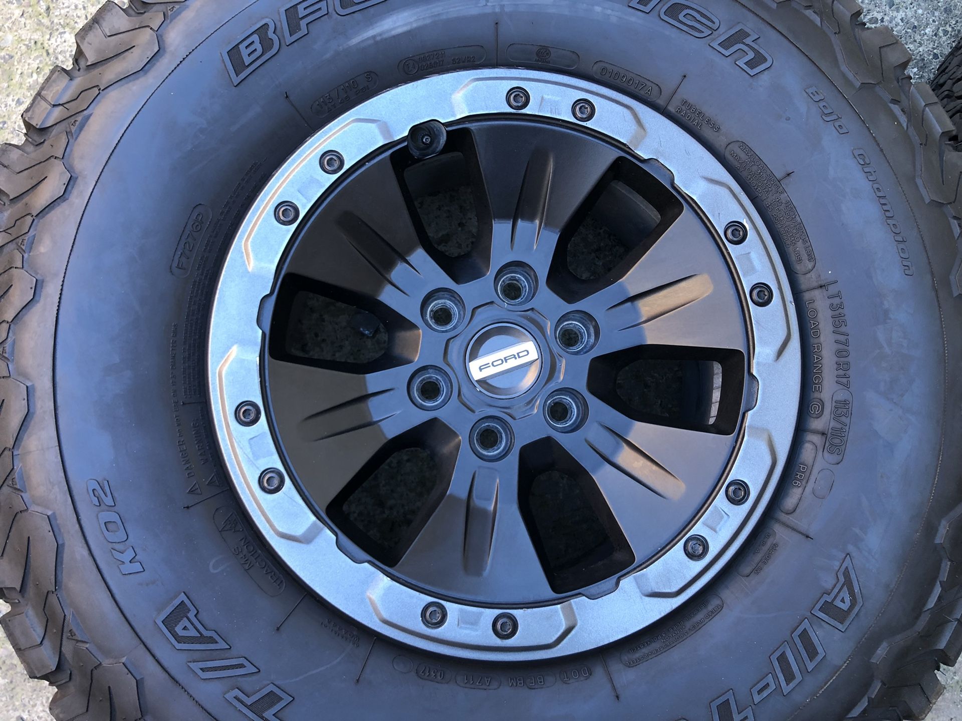2017 2018 Ford F-150 Raptor OEM 17 Beadlock Rims KO2 Tires F150 Wheels ...