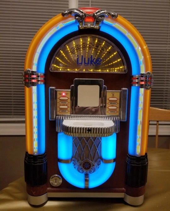 Crosley iJuke Jukebox Apple iPod Music CR17 With Remote for Sale in ...