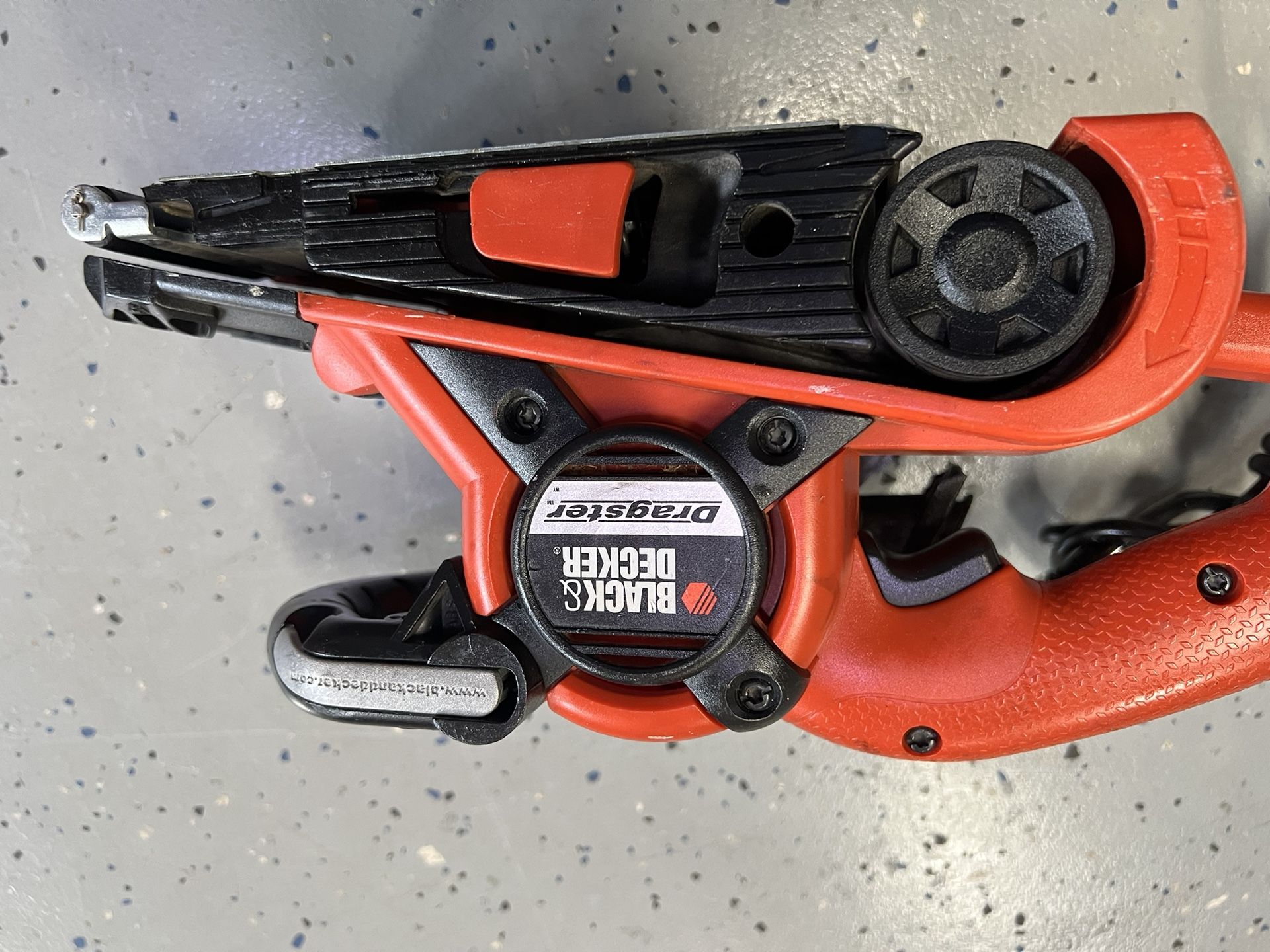 BLACK AND DECKER BELT SANDER MODEL,DS321. for Sale in Orlando, FL - OfferUp