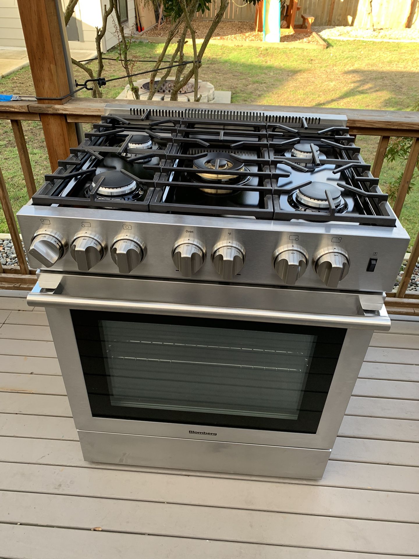 Bloomberg Gas Stove for Sale in Federal Way, WA - OfferUp