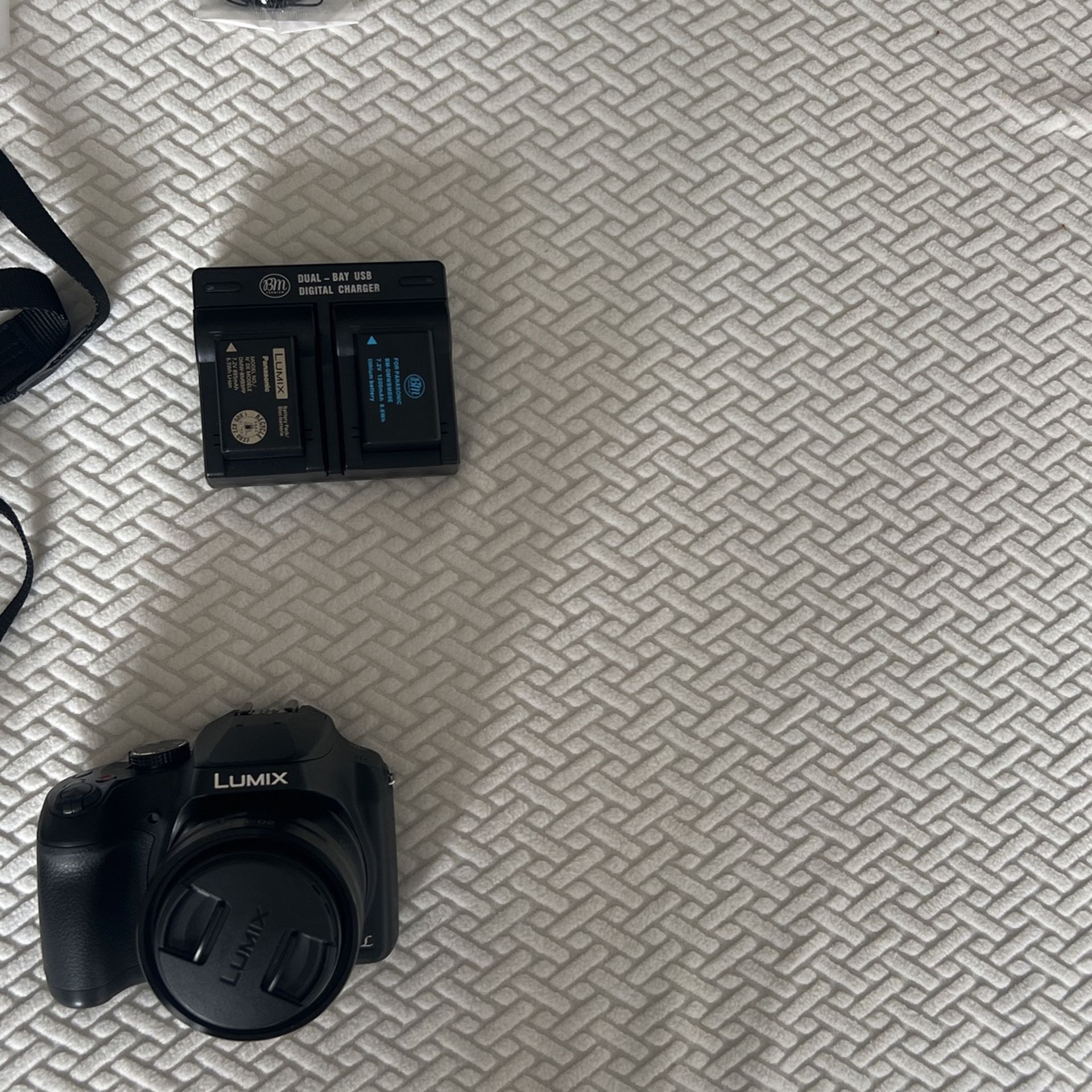 Panasonic LUMIX 20-1200 for Sale in Chicago, IL - OfferUp