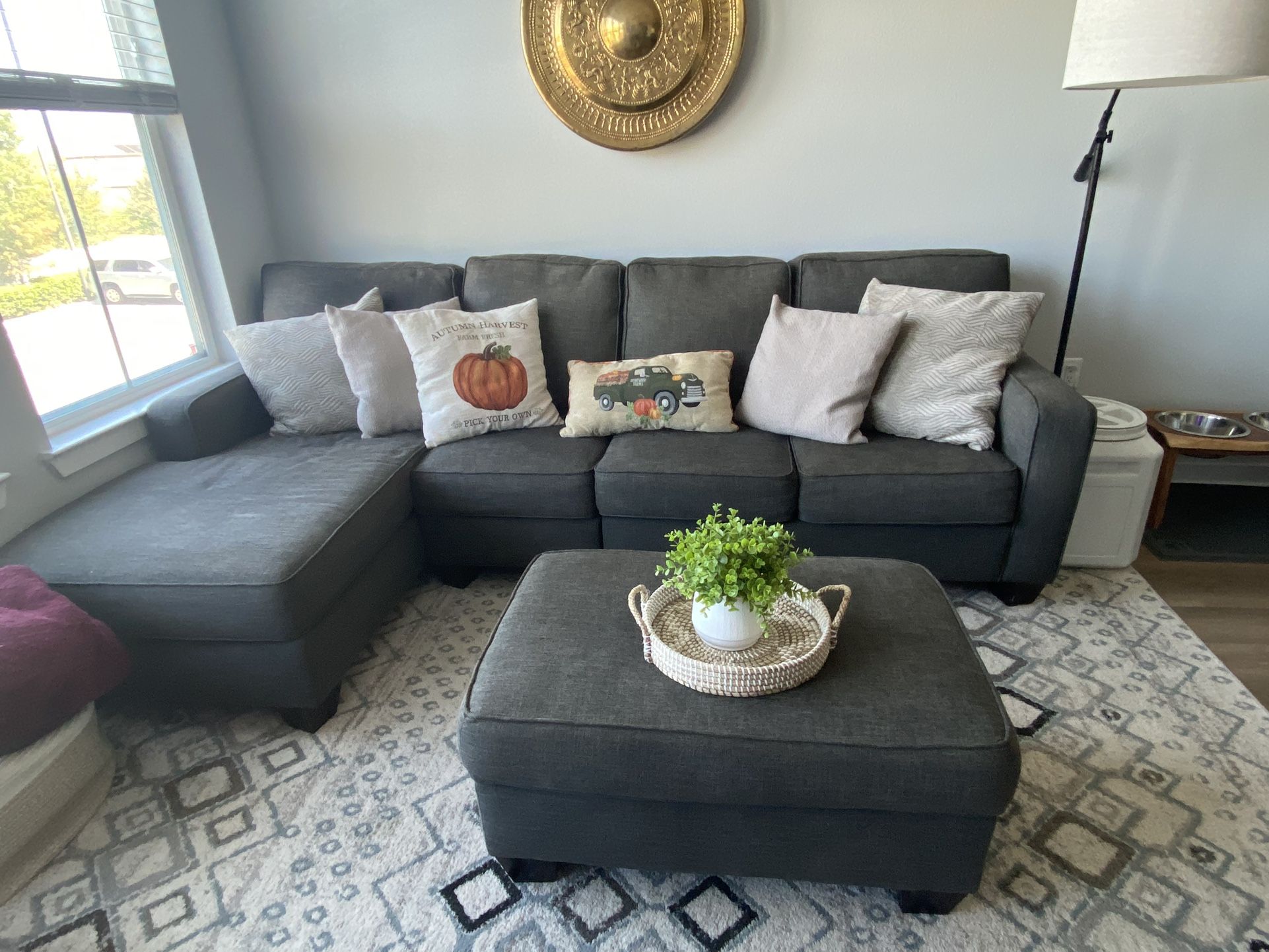 Kevin Charles Sectional Couch for Sale in Orlando, FL - OfferUp