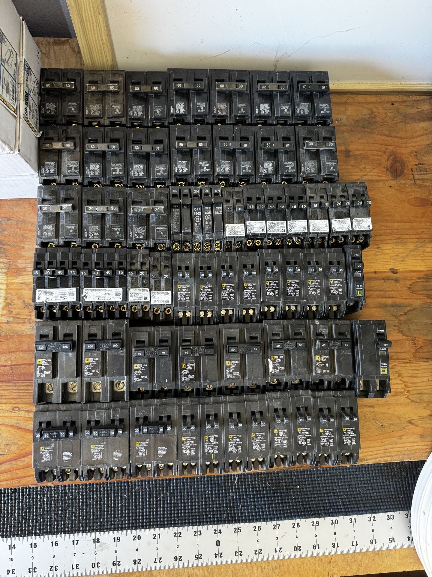 Bulk Lot of New Siemens-Murray & Square D Circuit Breakers (Multiple ...