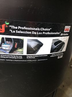 Catchy can Landscape, Lawncare Trash Can With Scoop for Sale in Pico ...