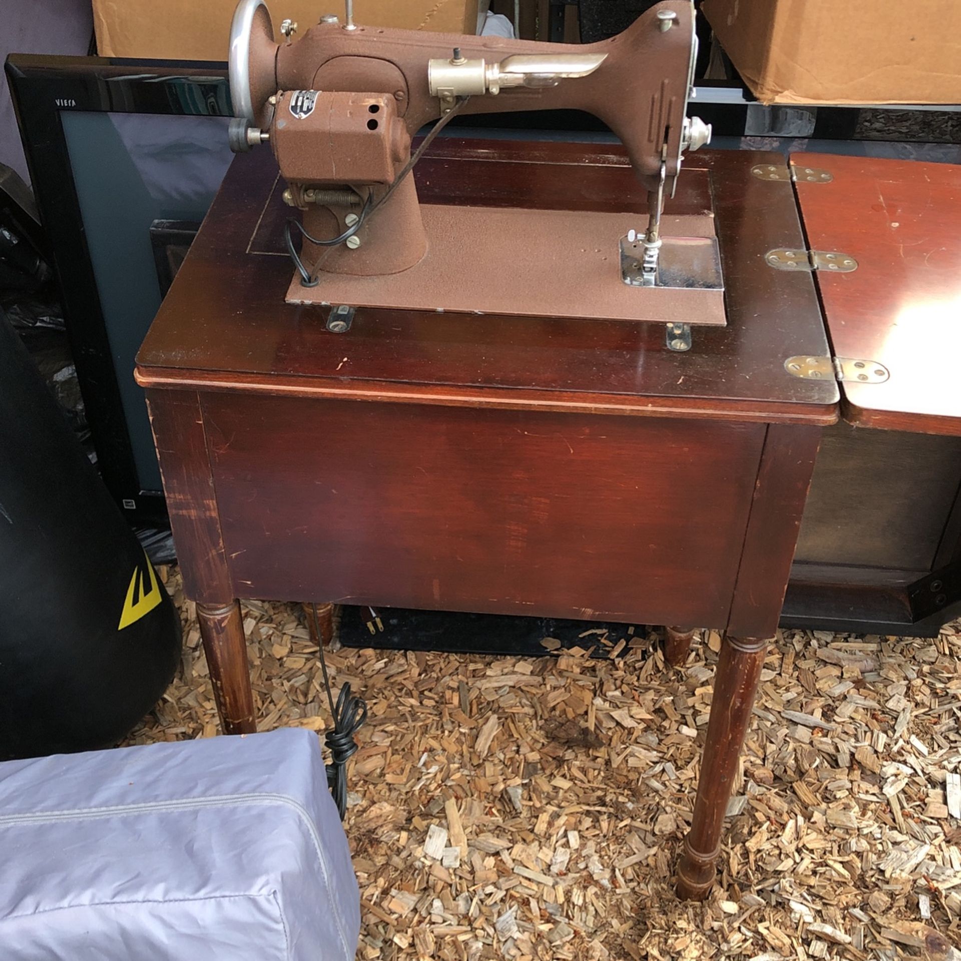 Vintage Free-Westinghouse Electric Sewing Machine Model NHR Round ...