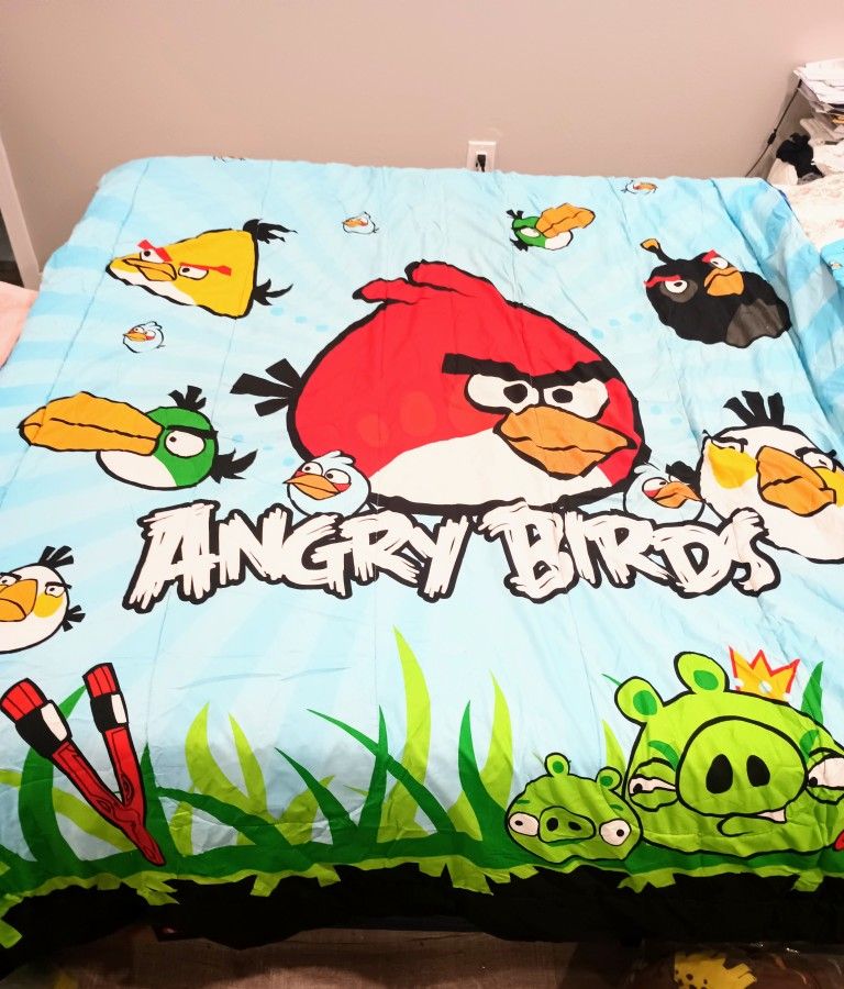 Twin Size Angry Birds Bedding Set for Sale in Whittier, CA - OfferUp