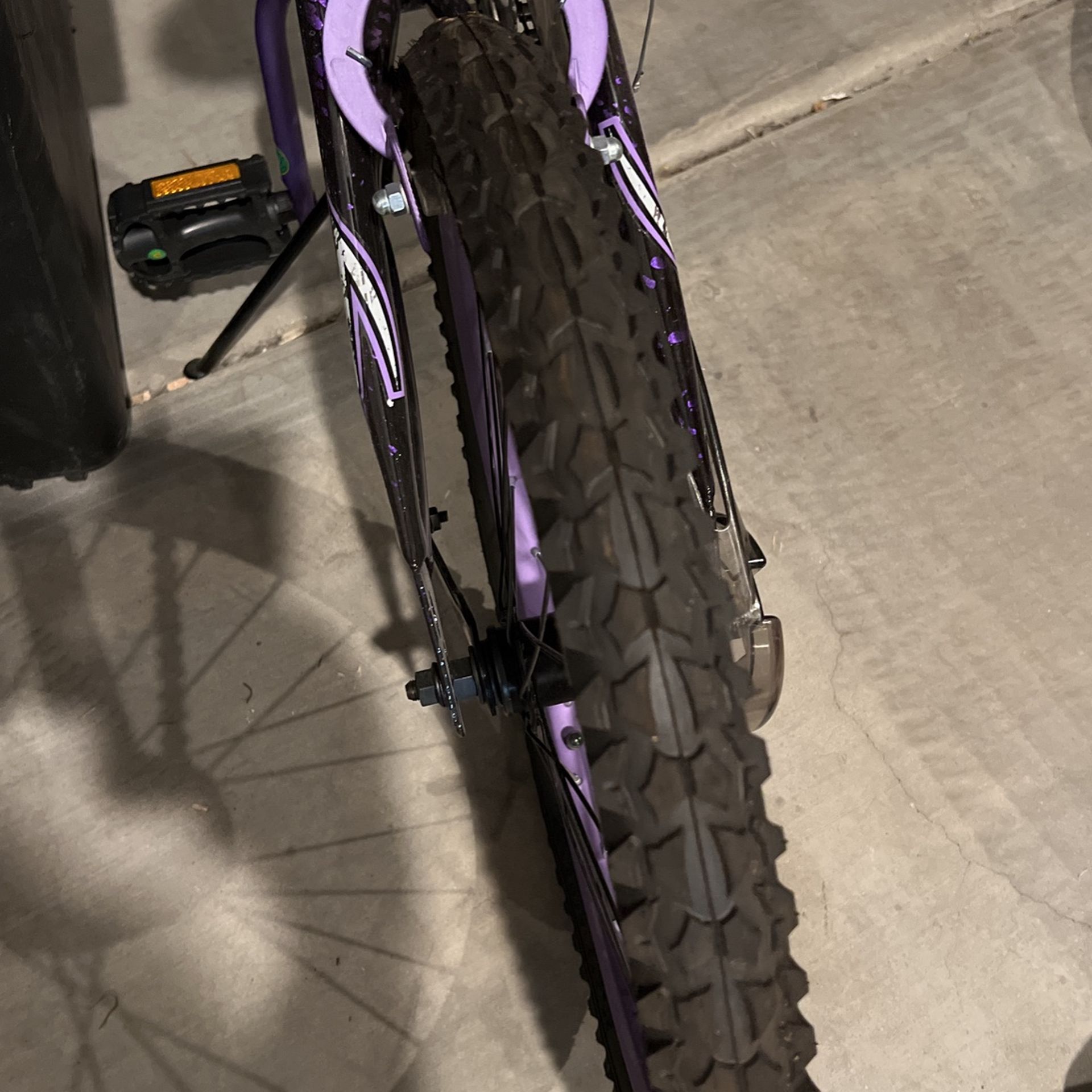 Girls Inspire Genesis Bicycle for Sale in Buckeye, AZ - OfferUp