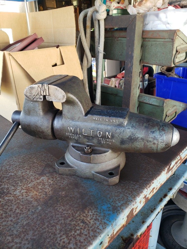 Vintage VISE Wilton w/Base Huge 5" for Sale in Jamul, CA - OfferUp
