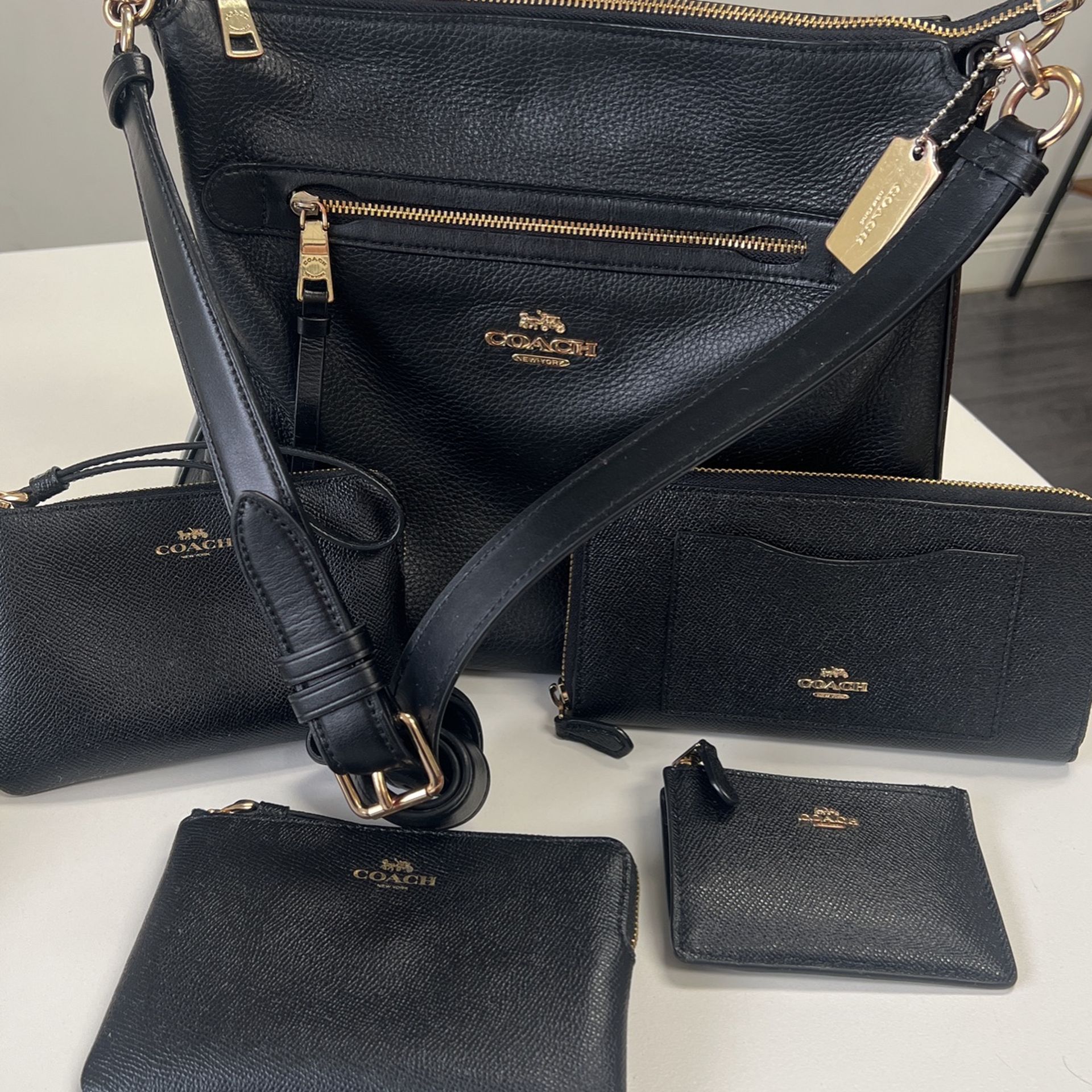 COACH PURSE & WALLET SET for Sale in Ontario, CA - OfferUp