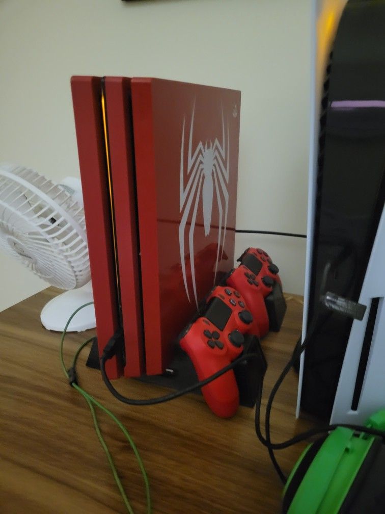 PS5 DISC VERSION, PS4 PRO, DESK AND GAMING CHAIR! FOR SALE! READ ...