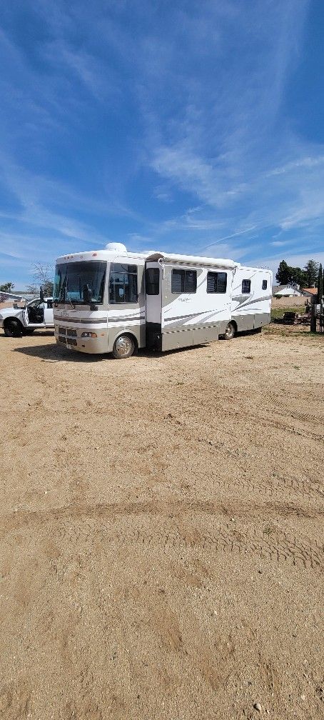 monaco 37ft rv motorhome with 2 bathrooms & 2 slides. VERY NICE for ...