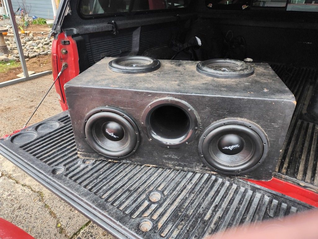 4 12inch Skats Top of The Line Subs And The Box Is Custom And It's Huge ...
