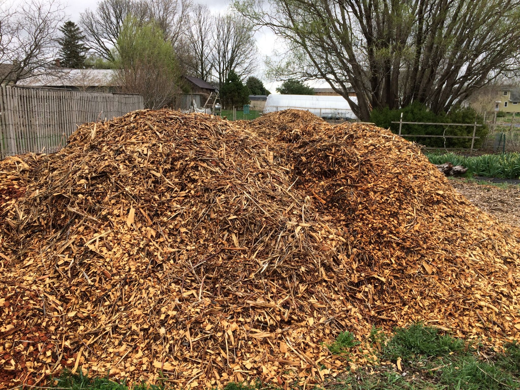 Free Mulch Delivered for Sale in Huntington Park, CA - OfferUp