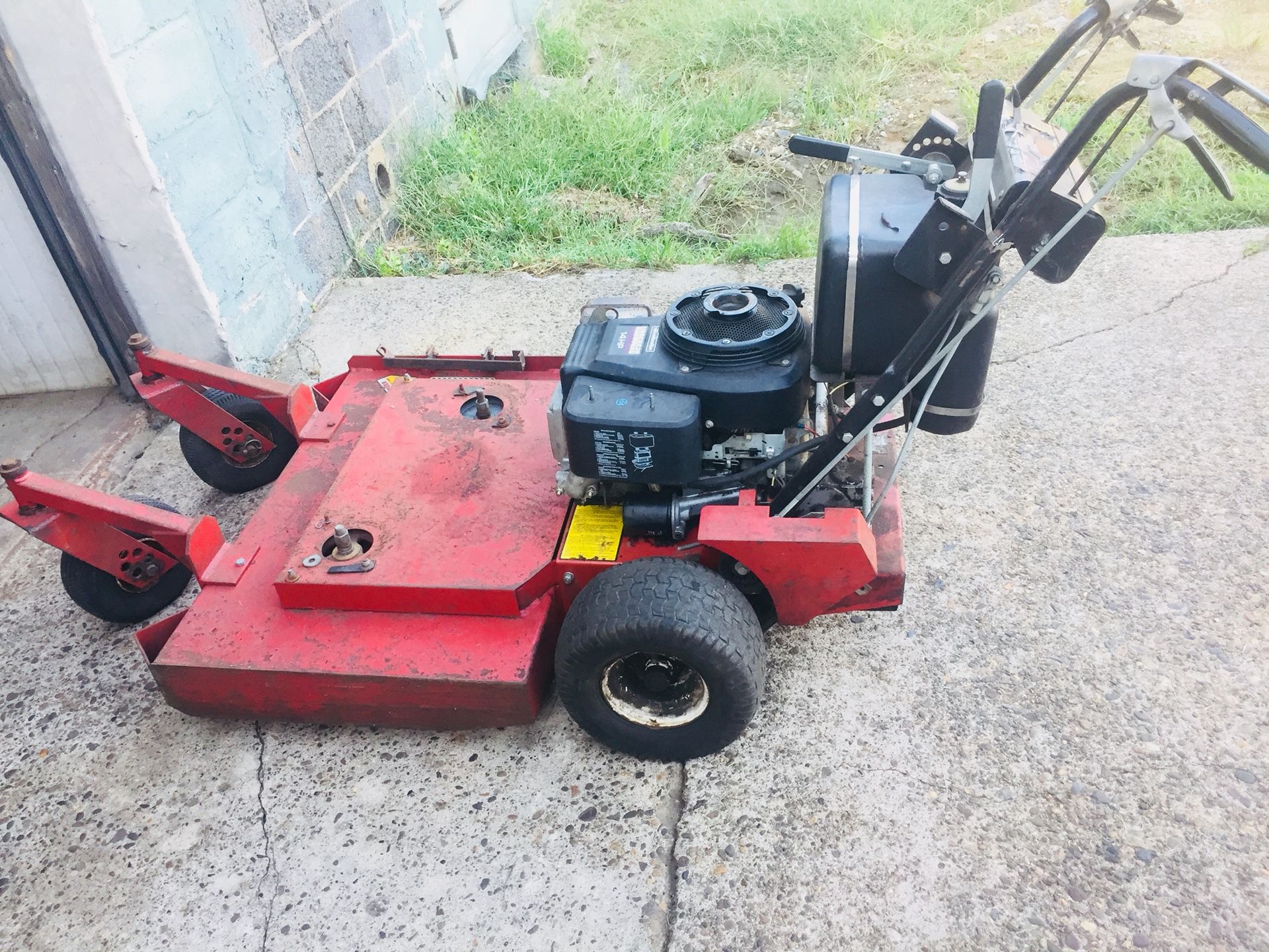 Snapper 36” walk behind lawn mower not running for Sale in Gloucester ...