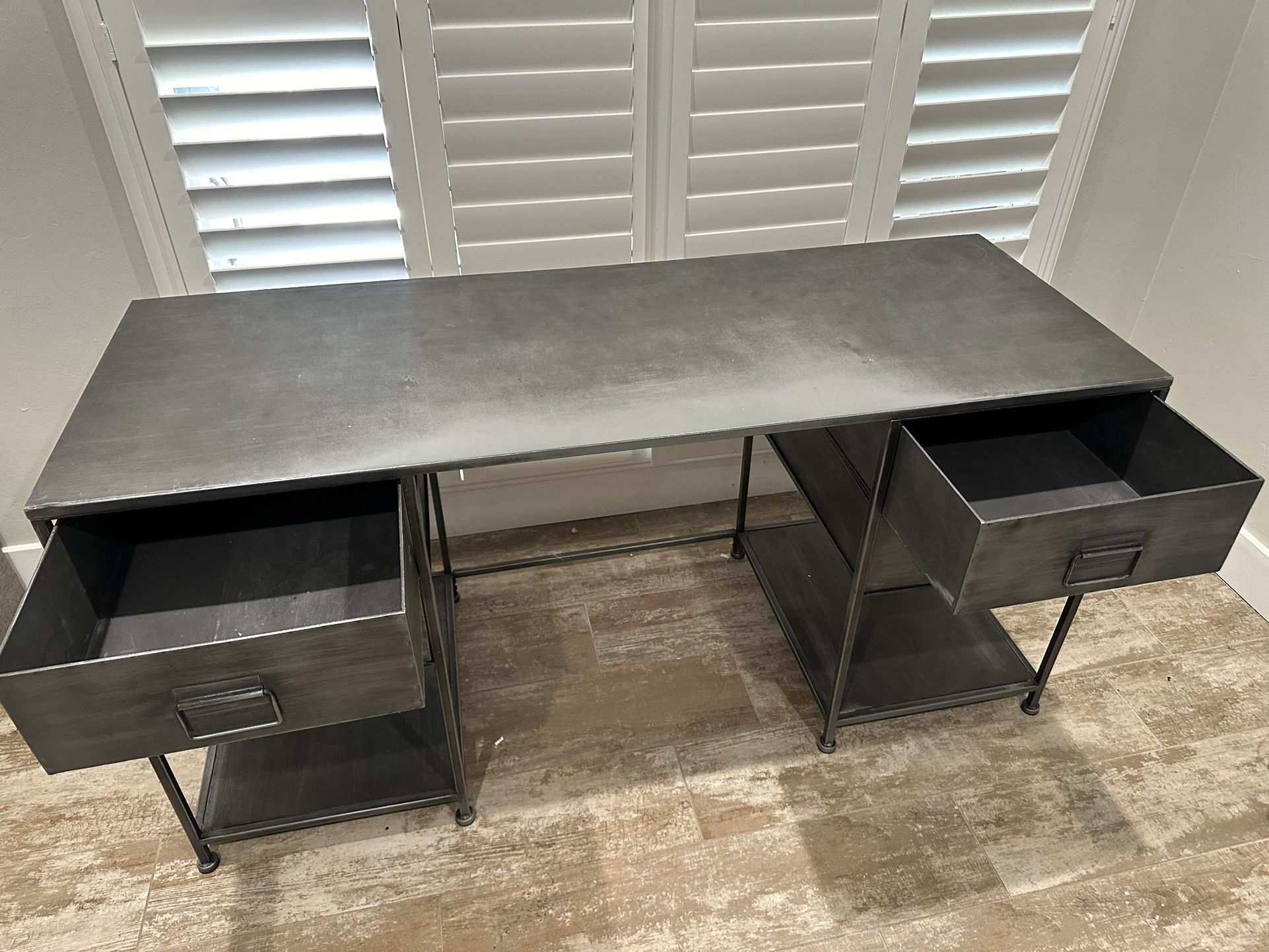 Metal Desk for Sale in Phoenix, AZ - OfferUp