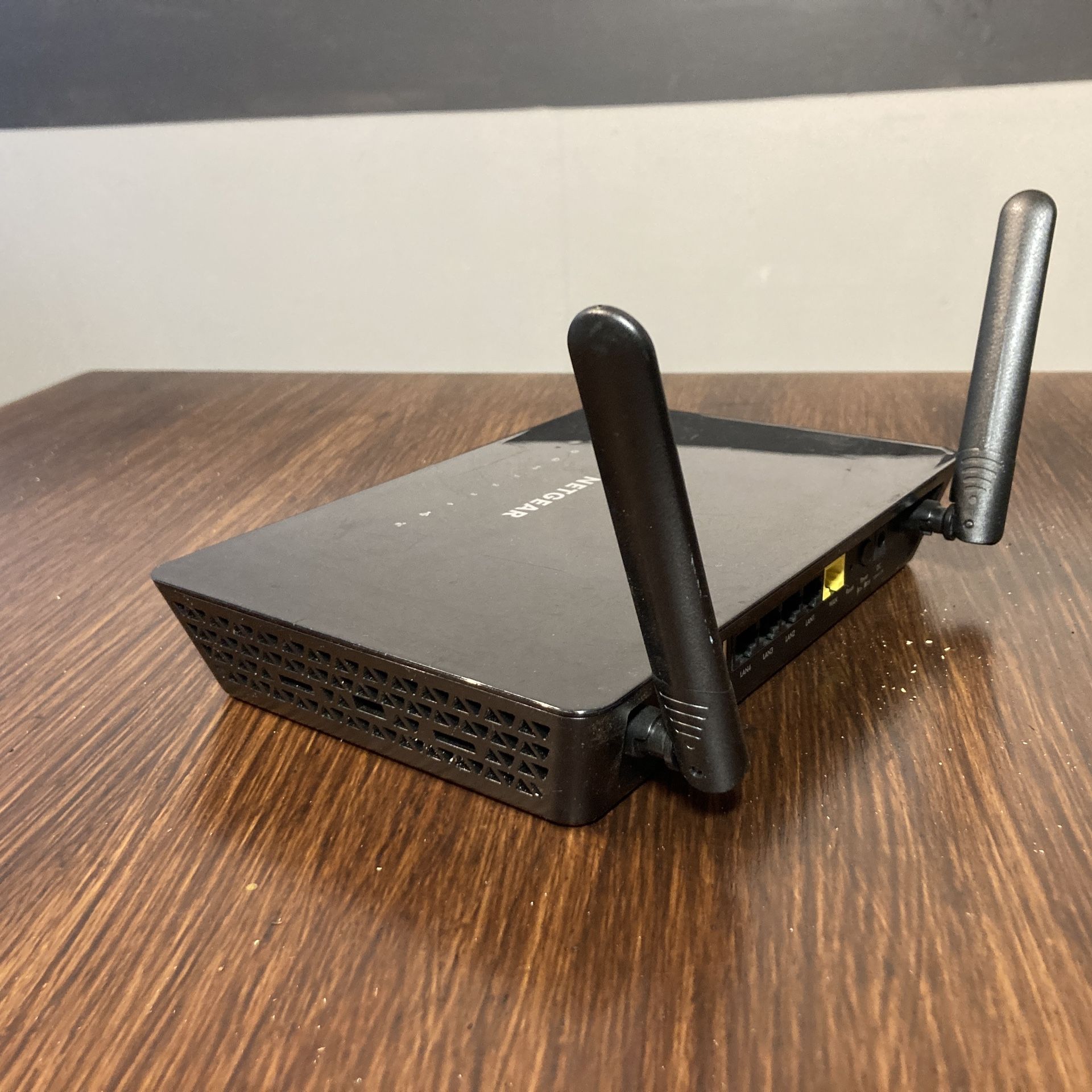 Netgear AC1200 R6220 Wifi Router for Sale in Whittier, CA - OfferUp