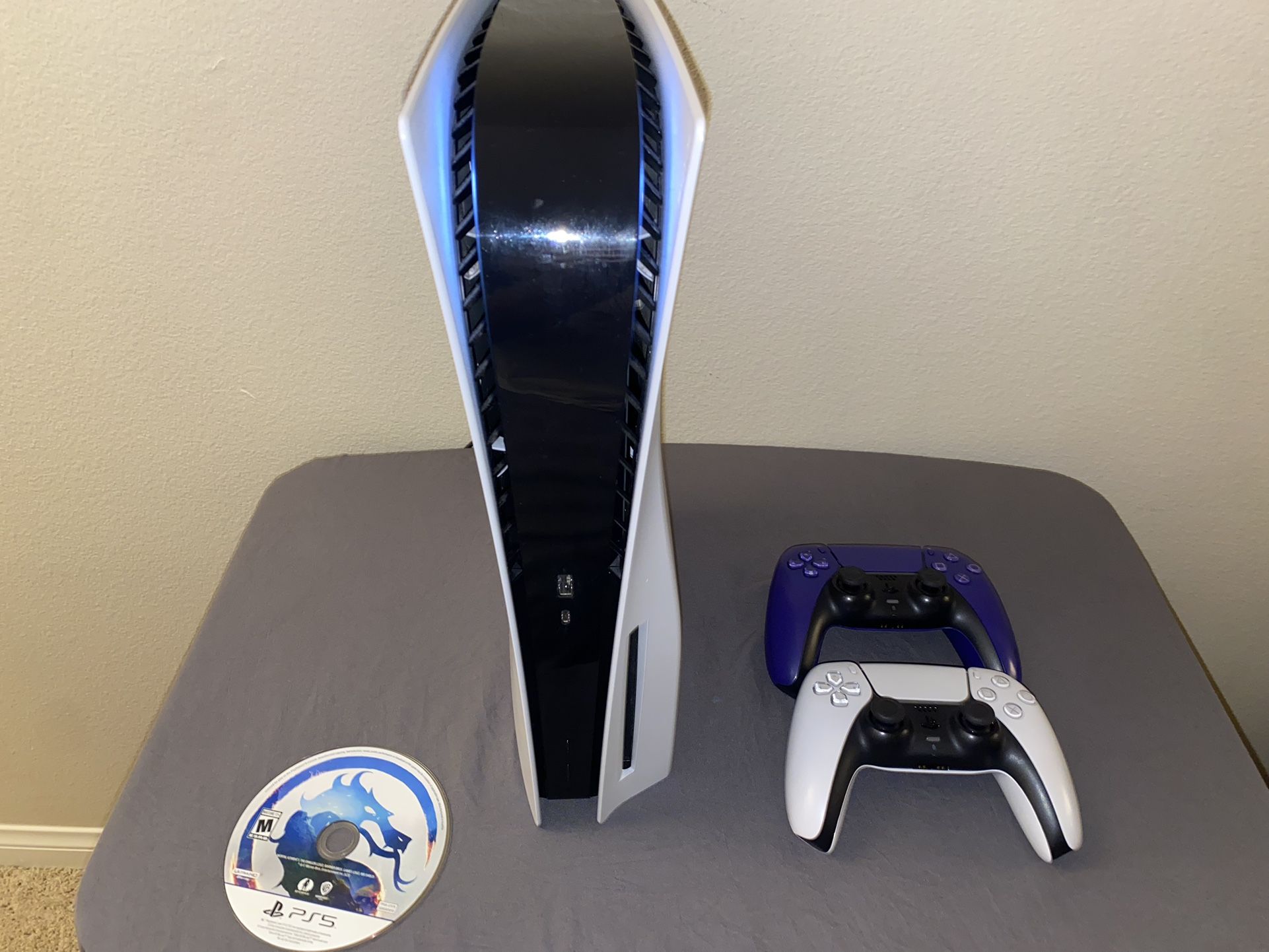 Ps5 Disc/digital For Sale comes with Controller/cords and Mortal Kombat ...