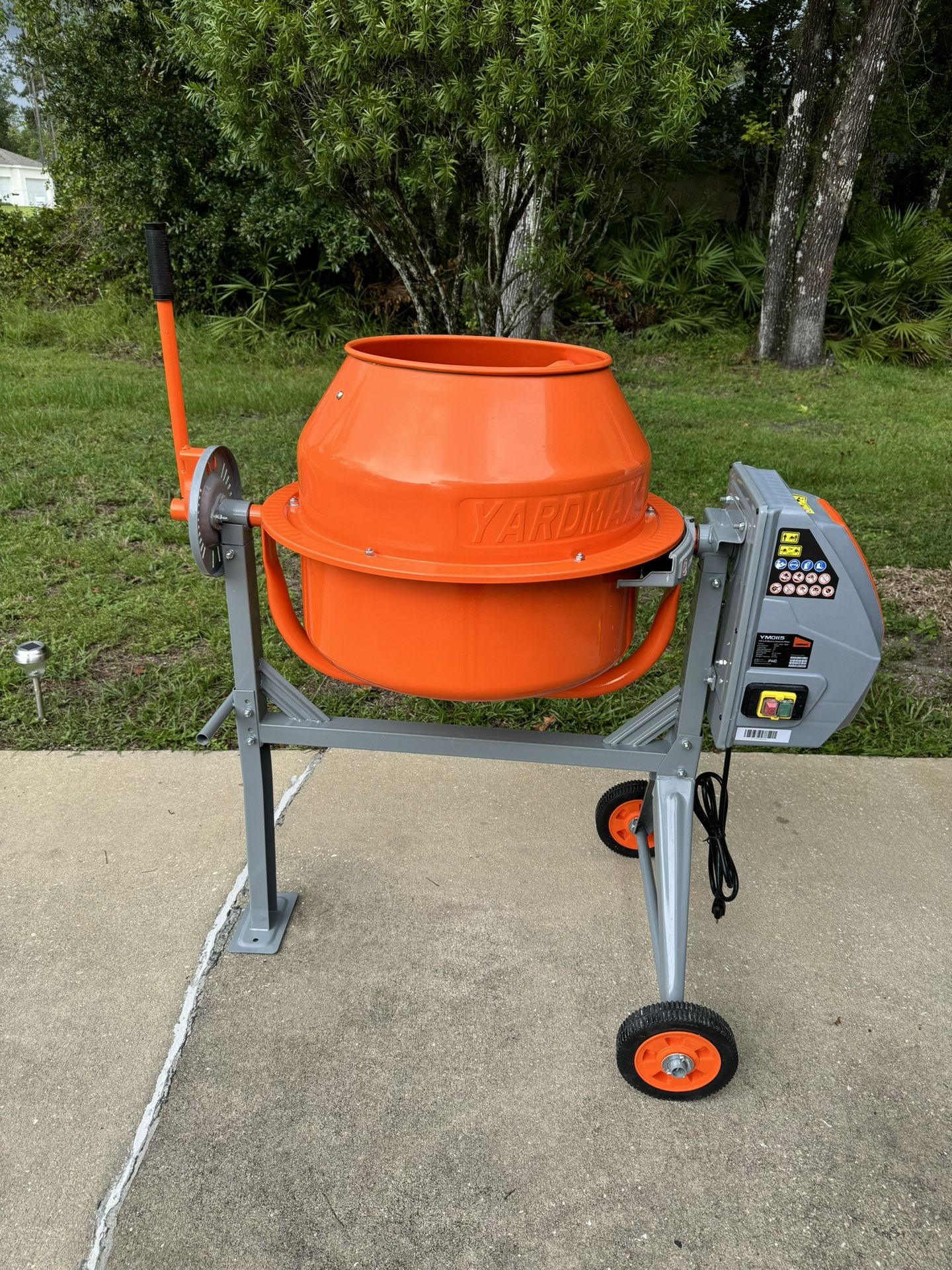 YARDMAX 4-cu ft concrete mixer 4-cu ft 0.68-HP Concrete Mixers for Sale in Palm Coast, FL - OfferUp