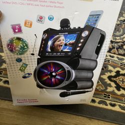 Karaoke Machine With Screen And Camera