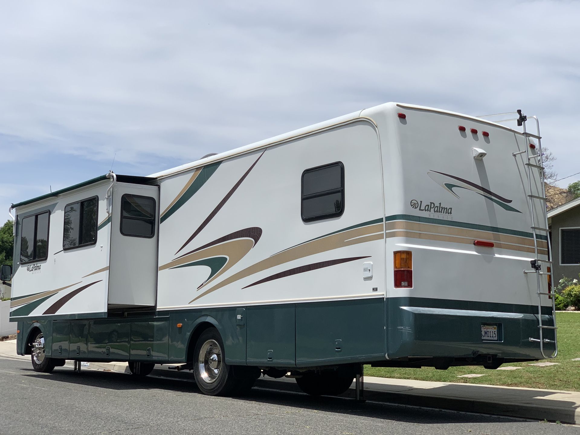 2002 Monaco Class A RV 36 FT W/ 2 Slide Outs for Sale in Riverside, CA ...