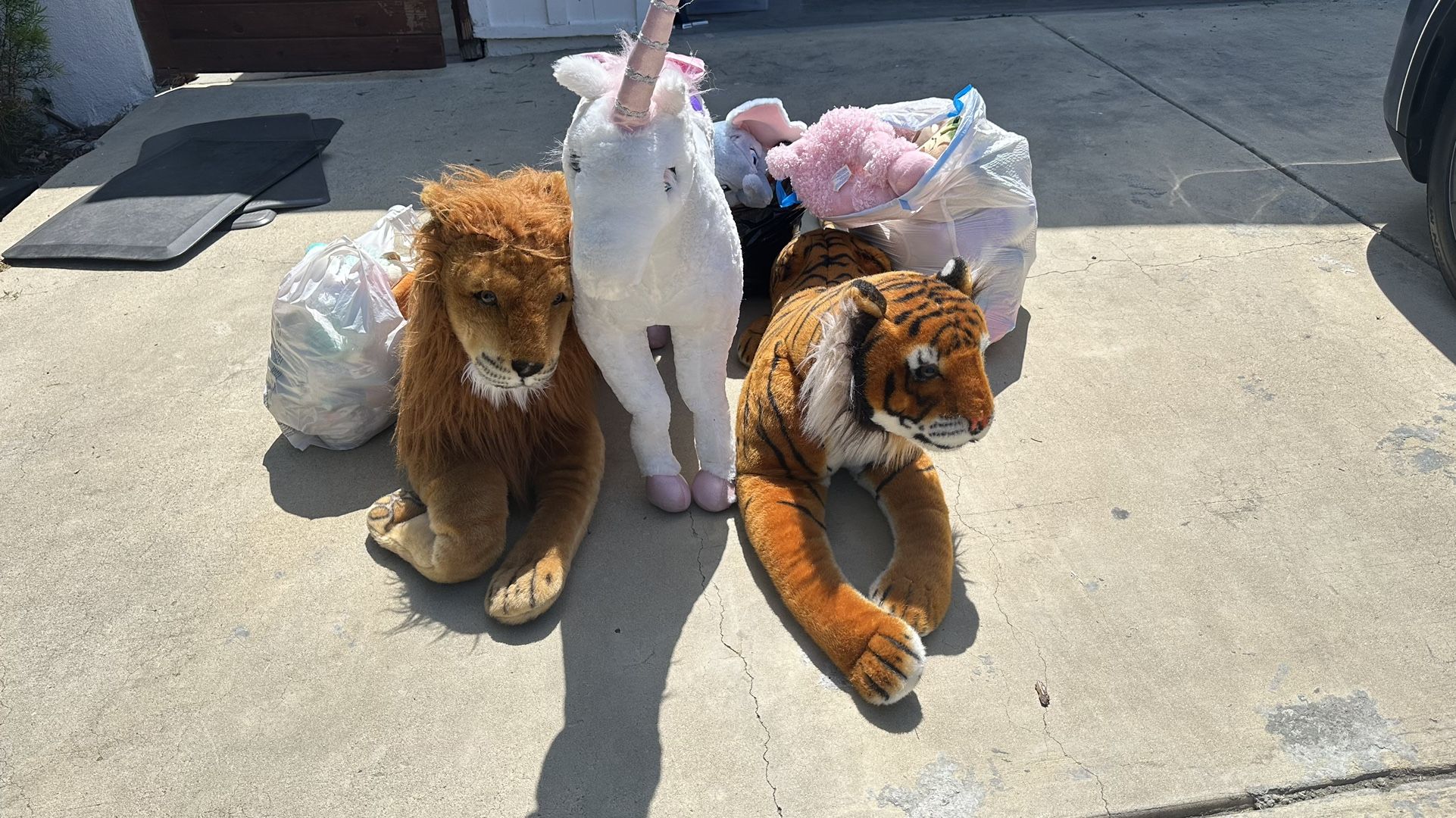 Free Large Stuffies for Sale in Los Angeles, CA - OfferUp