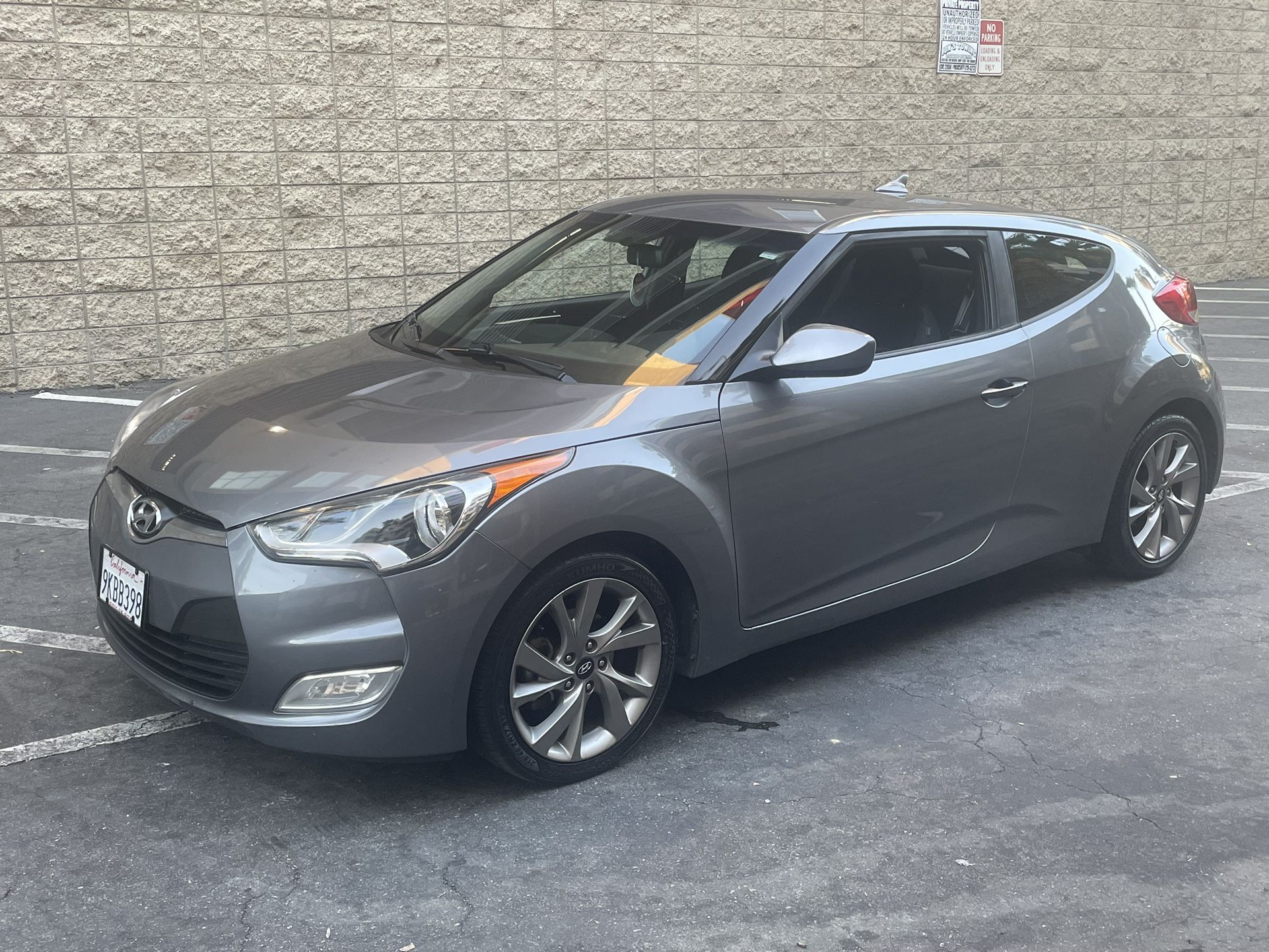 2017 Hyundai Veloster for Sale in Los Angeles, CA - OfferUp