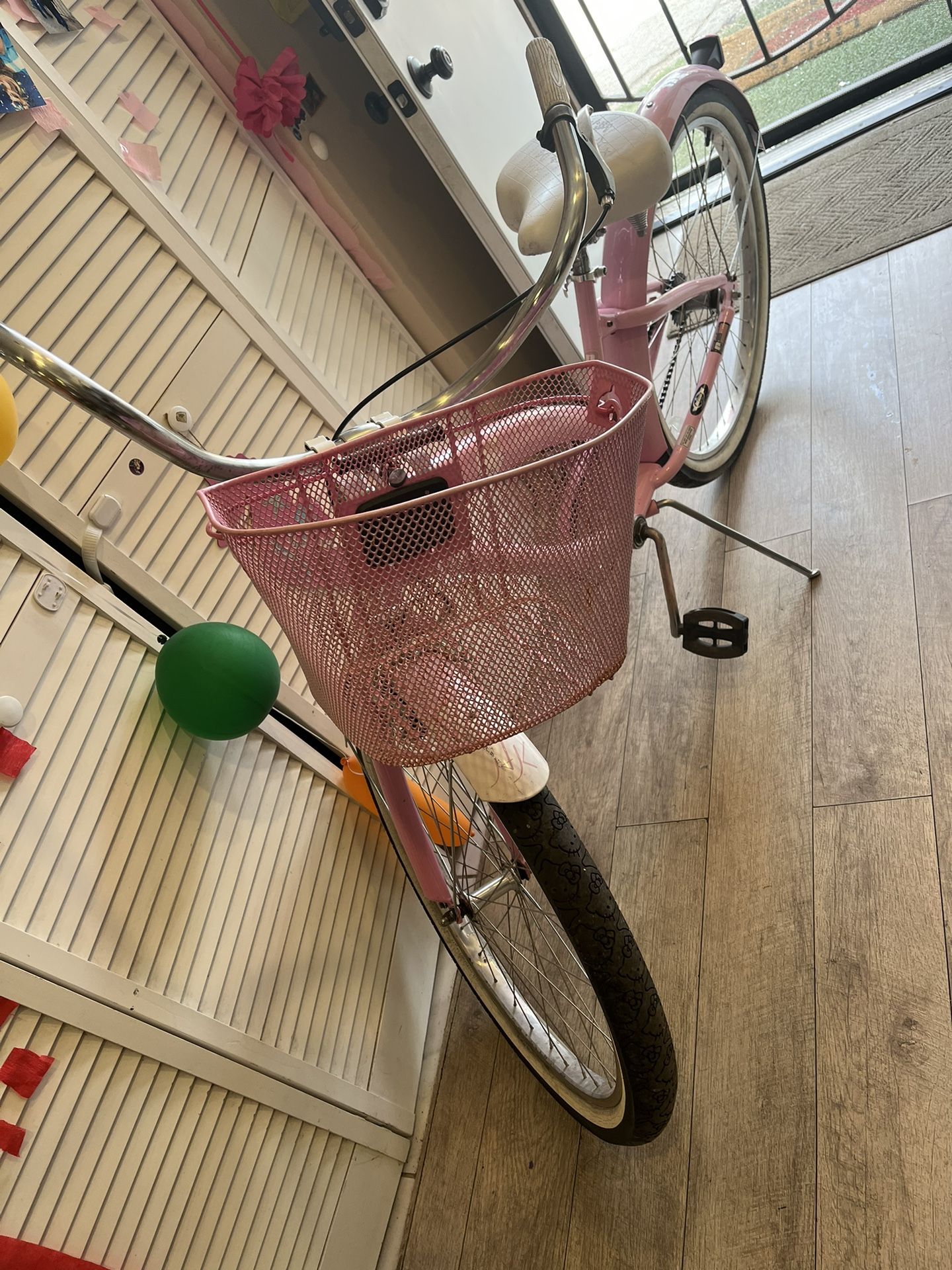 Hello Kitty Beach Cruiser 26