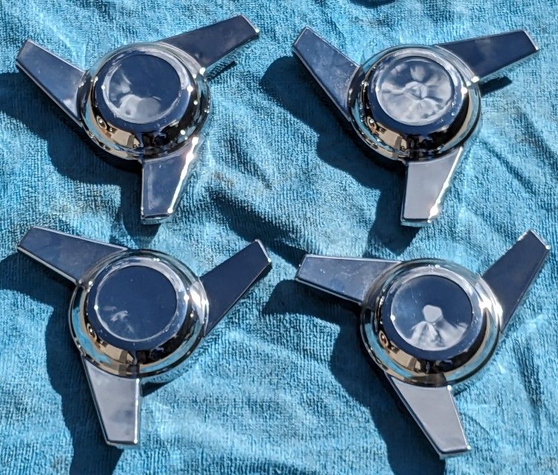 Cragar Rims Center Caps for Sale in Phoenix, AZ - OfferUp