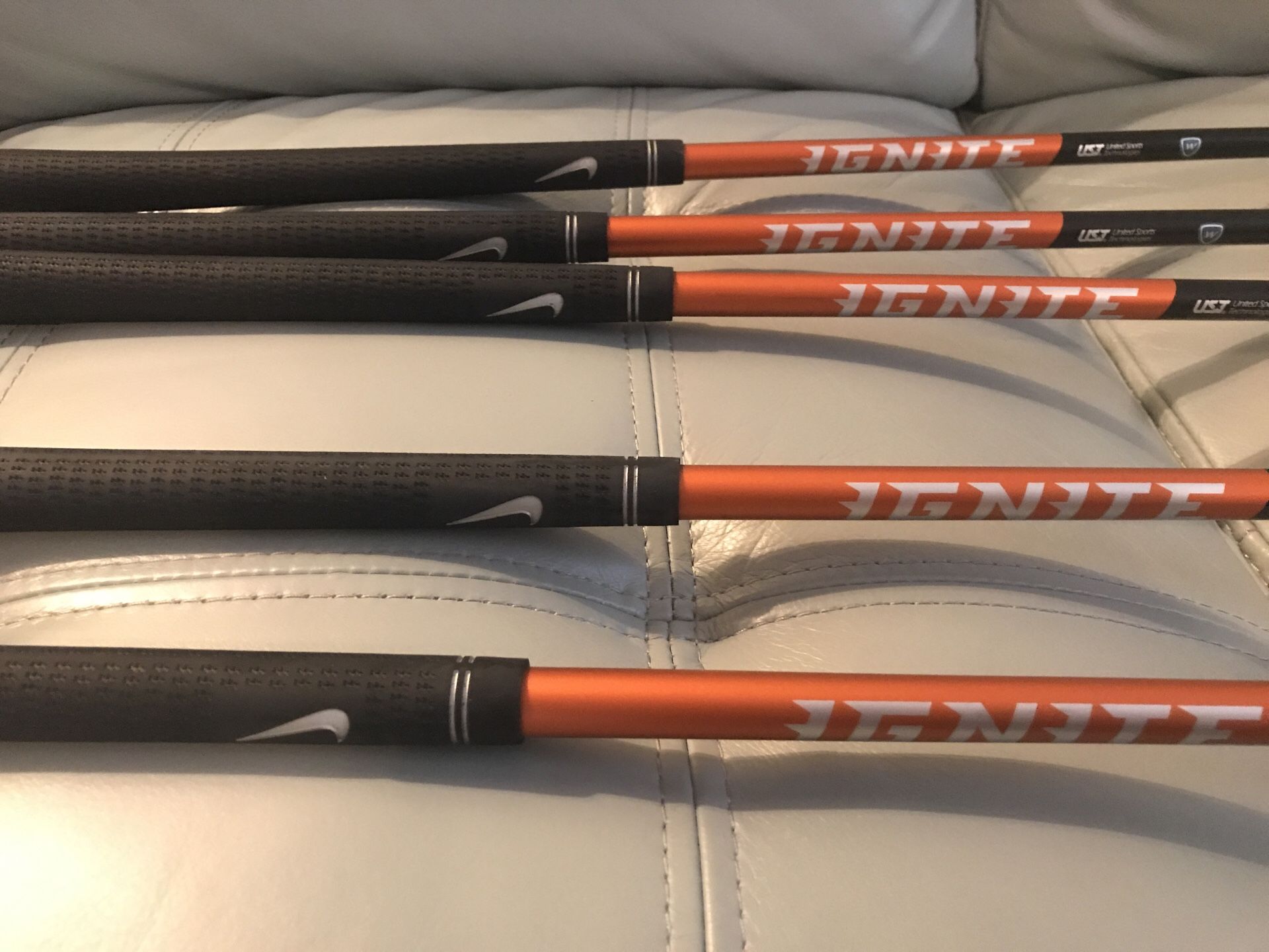Nike Ignite Iron Set with Hybrids! Includes golf bag, putter, and ProV1 ...