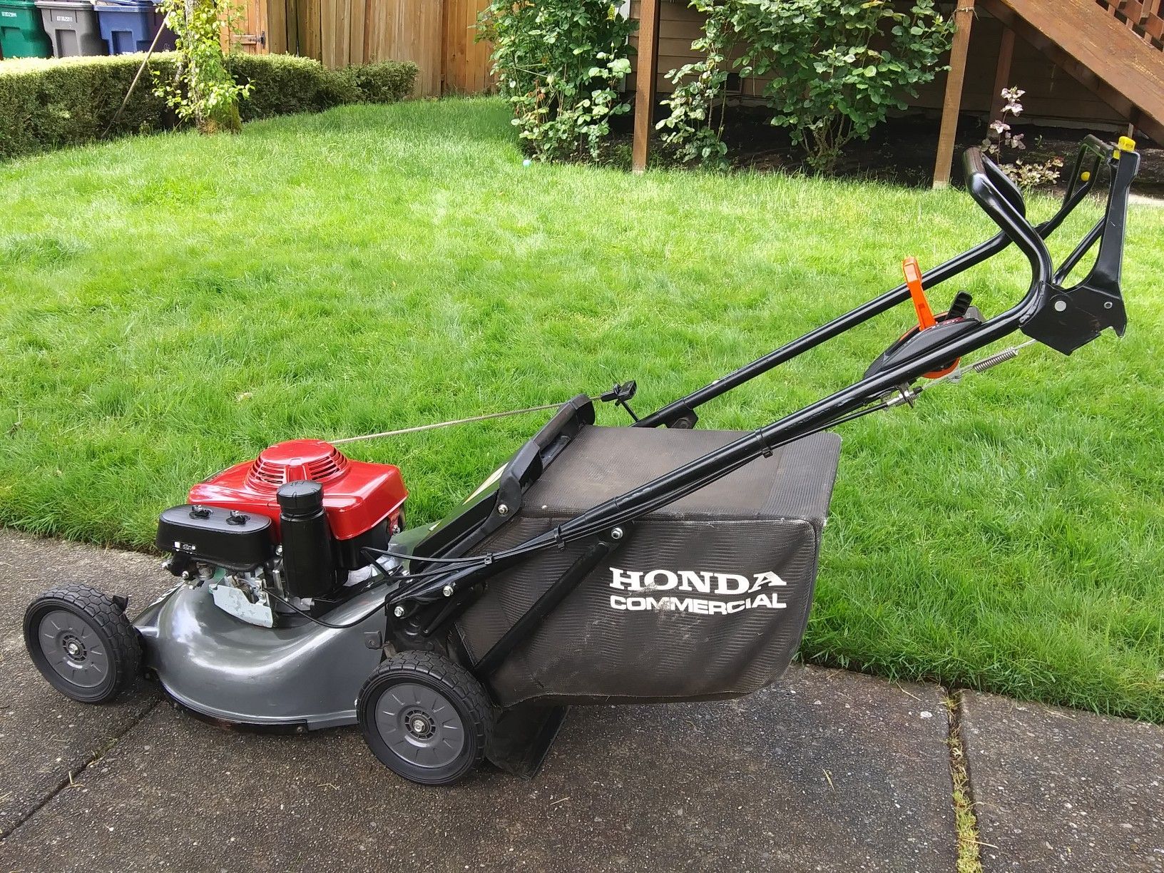 HONDA HRC216 21 IN. COMMERCIAL ,REAR BAGGER , SELF-PROPELLED ...