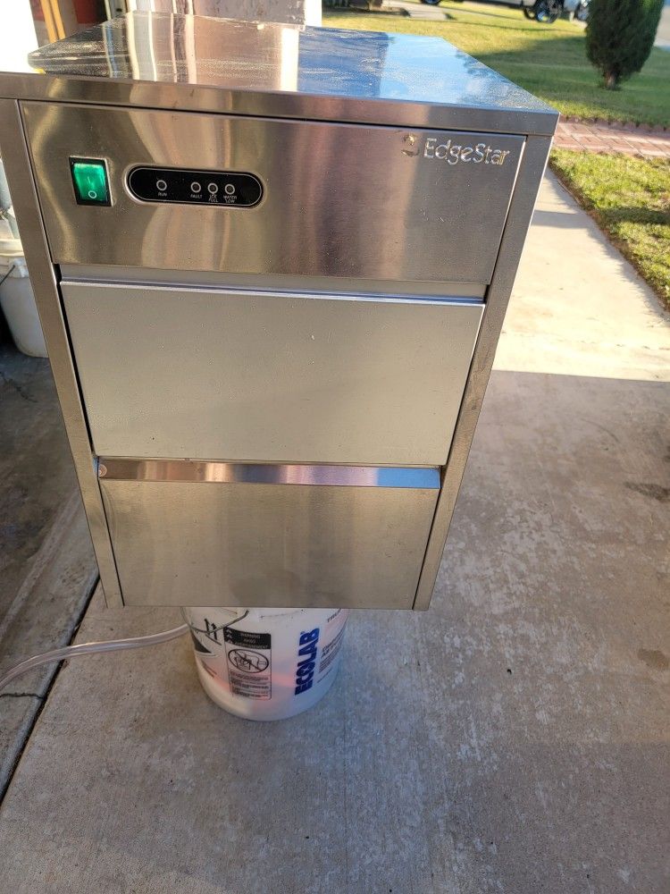 Edgestar Ice Machine for Sale in Moreno Valley, CA - OfferUp