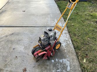 McLane Edgers 9-in Push Walk Behind Gas Lawn Edger In The