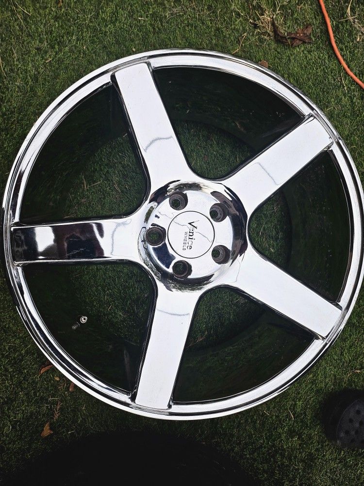 Venice Wheels Rims 20inch for Sale in Dallas, TX - OfferUp