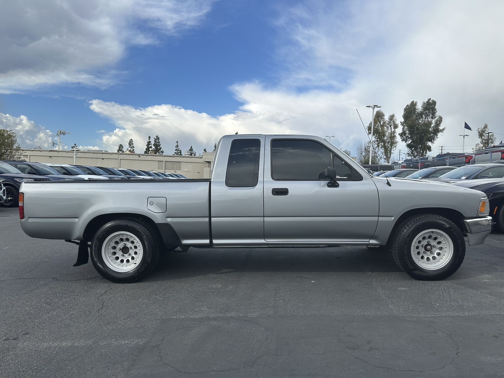 1989 Toyota Pick-Up for Sale in Norwalk, CA - OfferUp