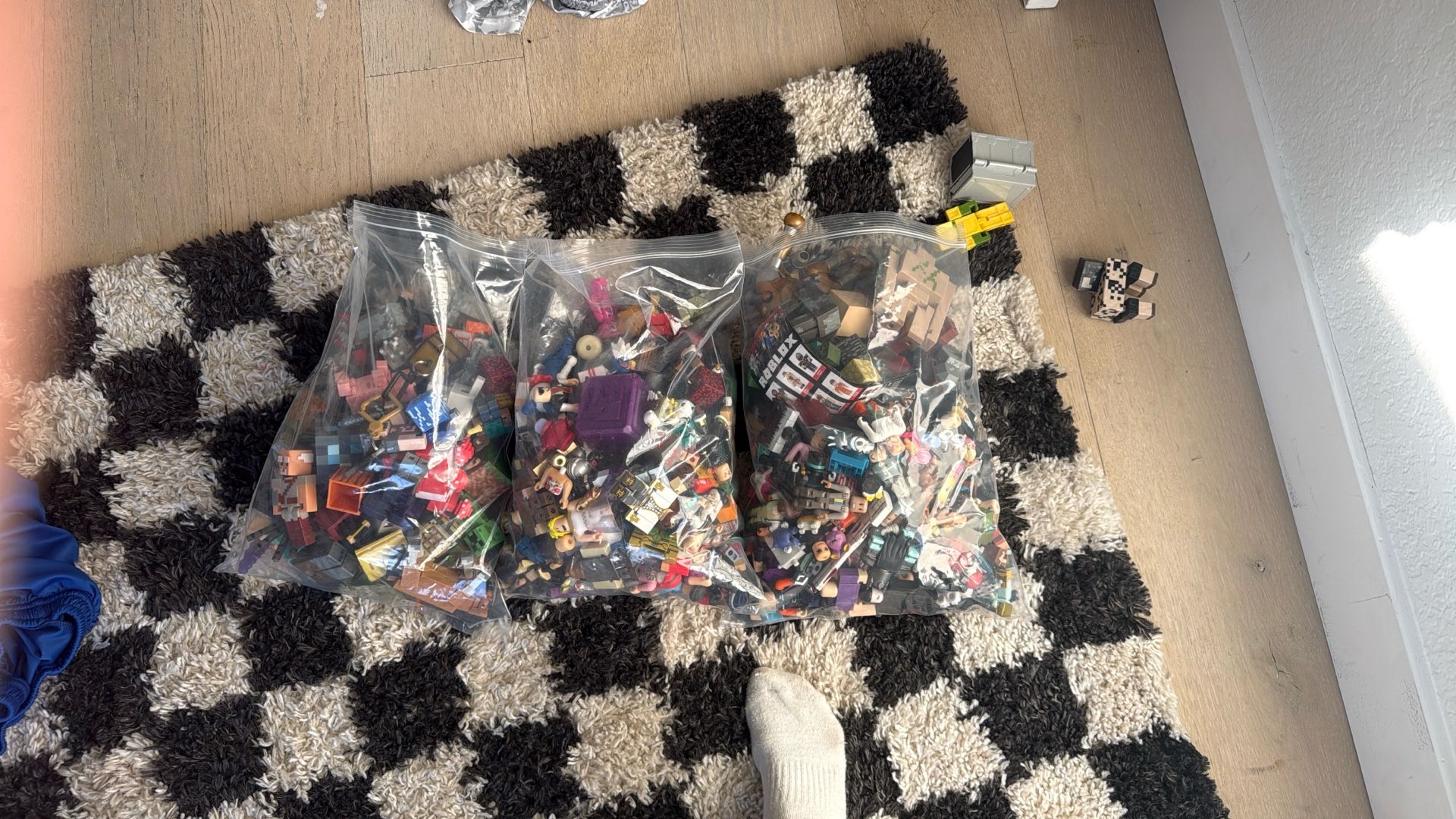 15 Pounds Of Roblox/Minecraft Action Figures for Sale in Escondido, CA ...