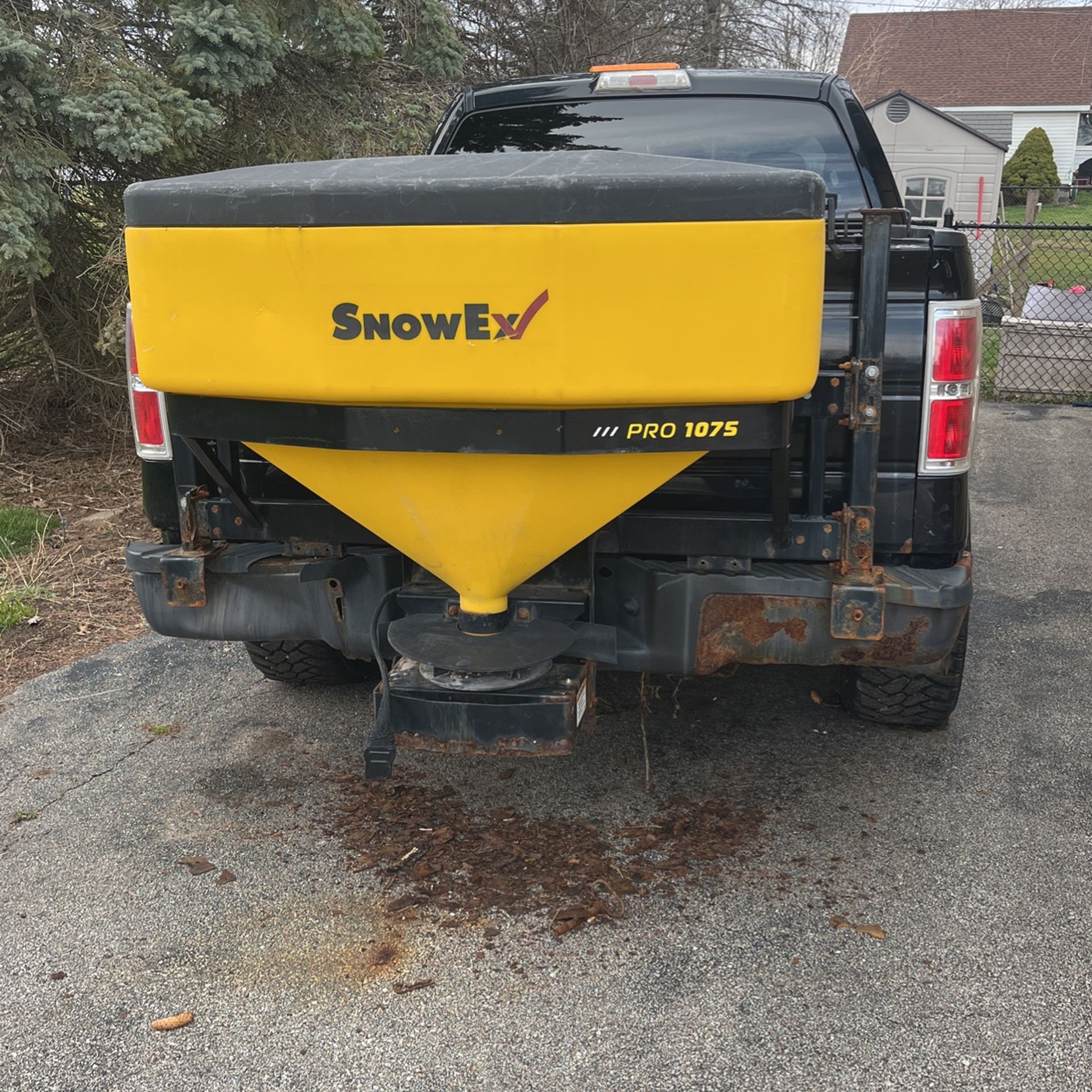 Pro 1075 Snow Ex for Sale in Zion, IL - OfferUp