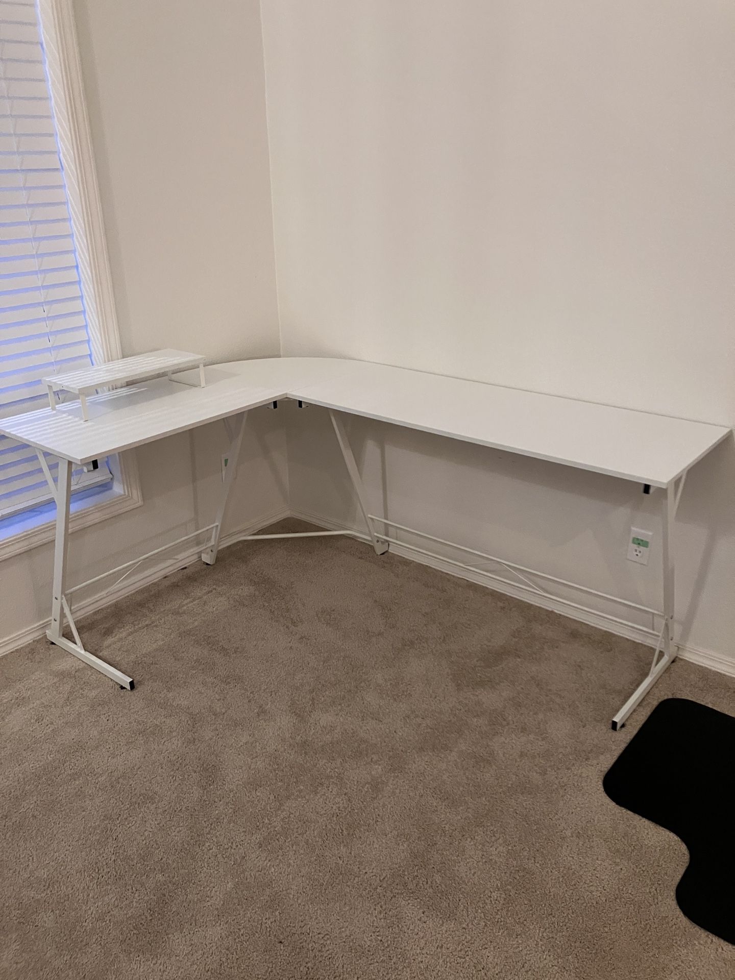 L-shape corner desk for office for Sale in Portland, OR - OfferUp