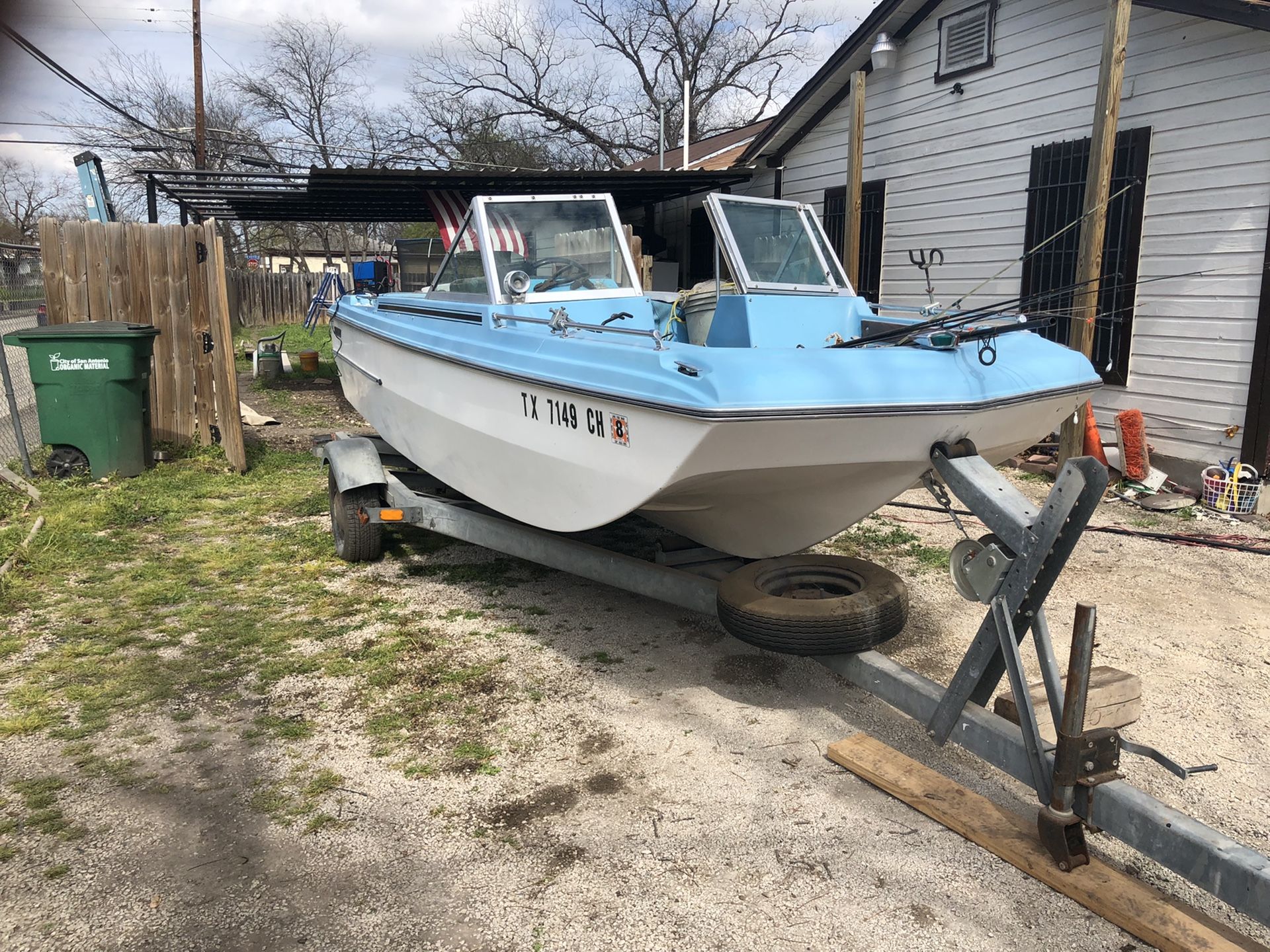 Boat invader 100hp Johnson for Sale in San Antonio, TX - OfferUp