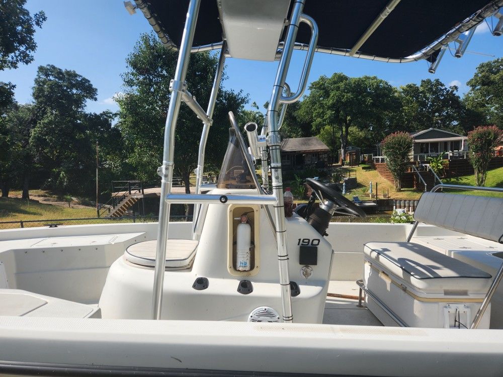 ProMaster Travis Edition Center Console for Sale in Trinidad, TX - OfferUp