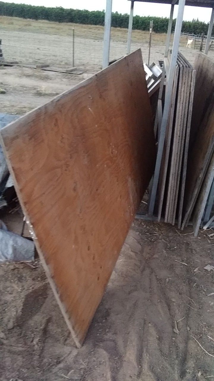 Plywood 4x8 Sheets for Sale in Sanger, CA - OfferUp