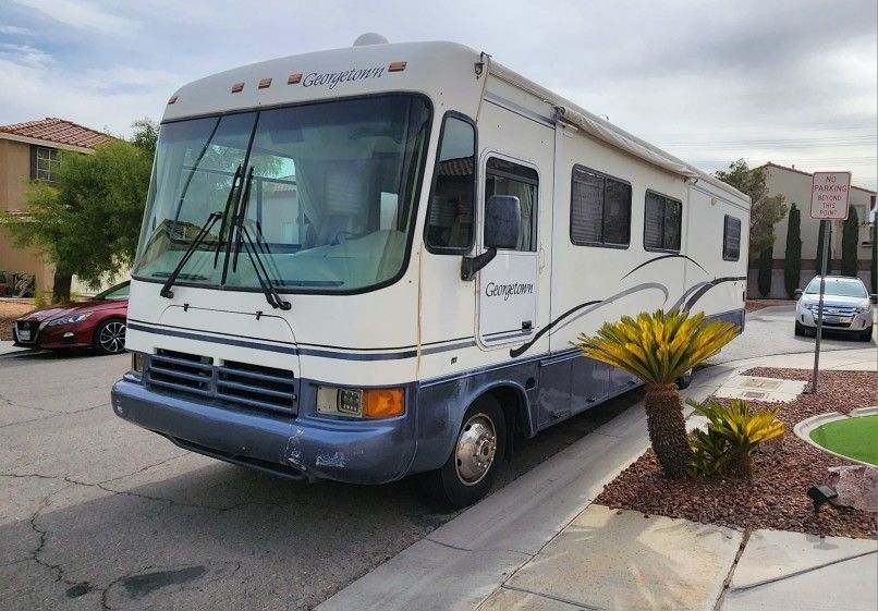 2000 Georgetown Forest River M-325s for Sale in Las Vegas, NV - OfferUp