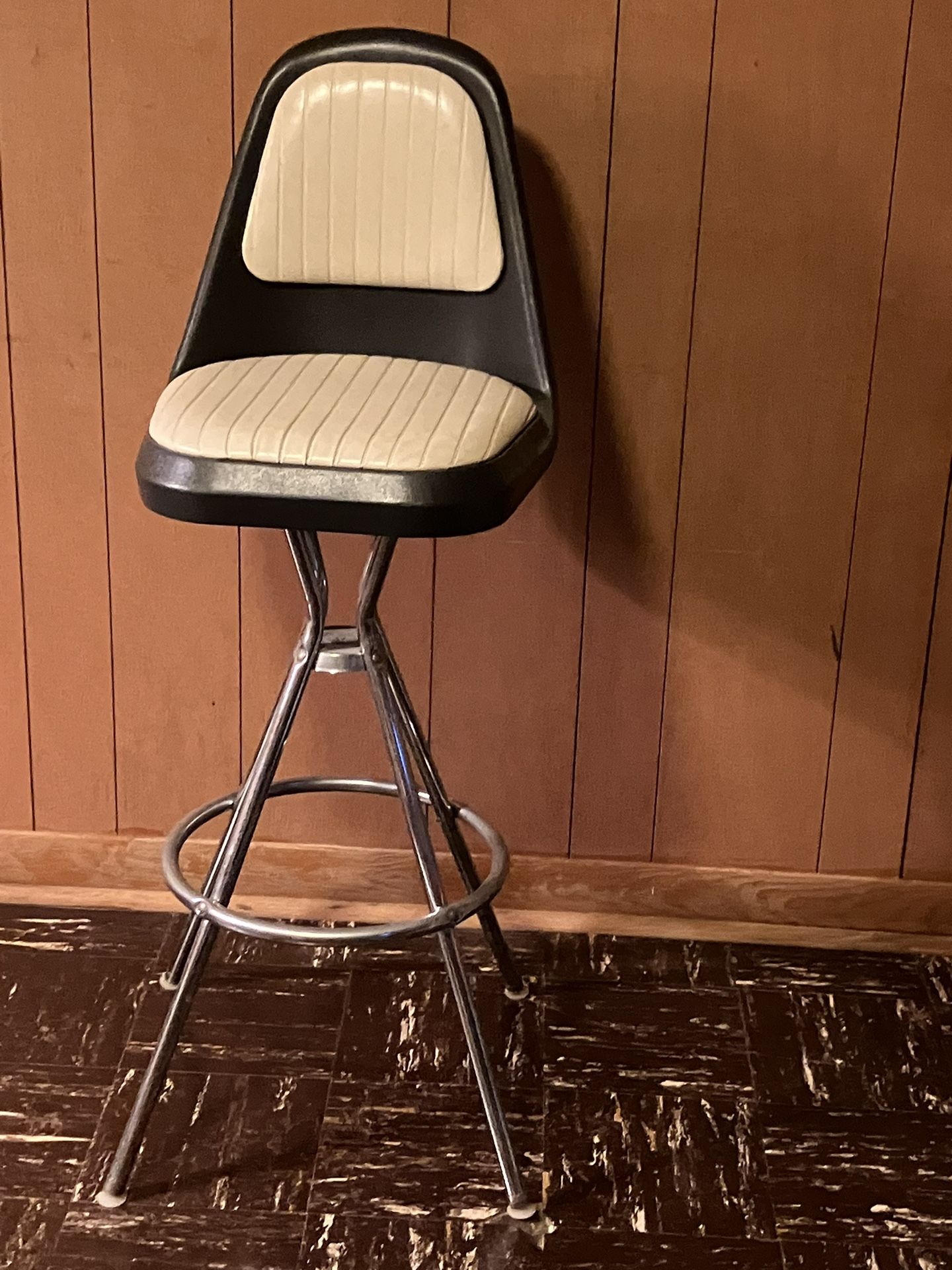 Retro Bar Stools (3) for Sale in Arlington Heights, IL - OfferUp