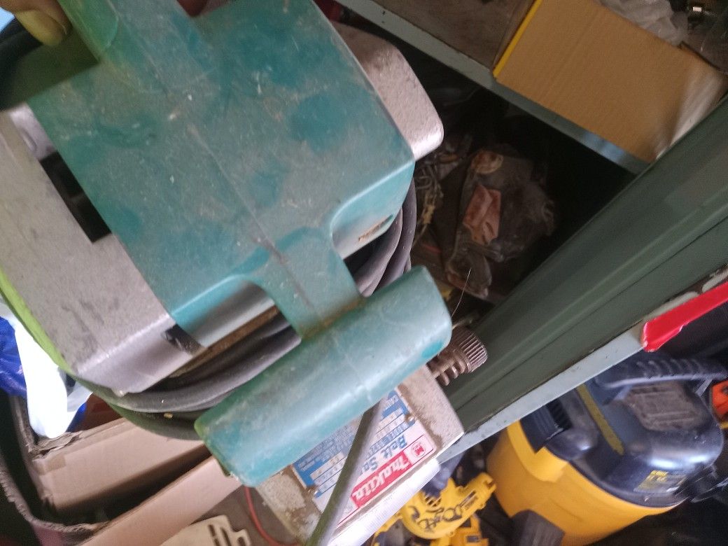 Makita Belt Sander $25 for Sale in Palmdale, CA - OfferUp