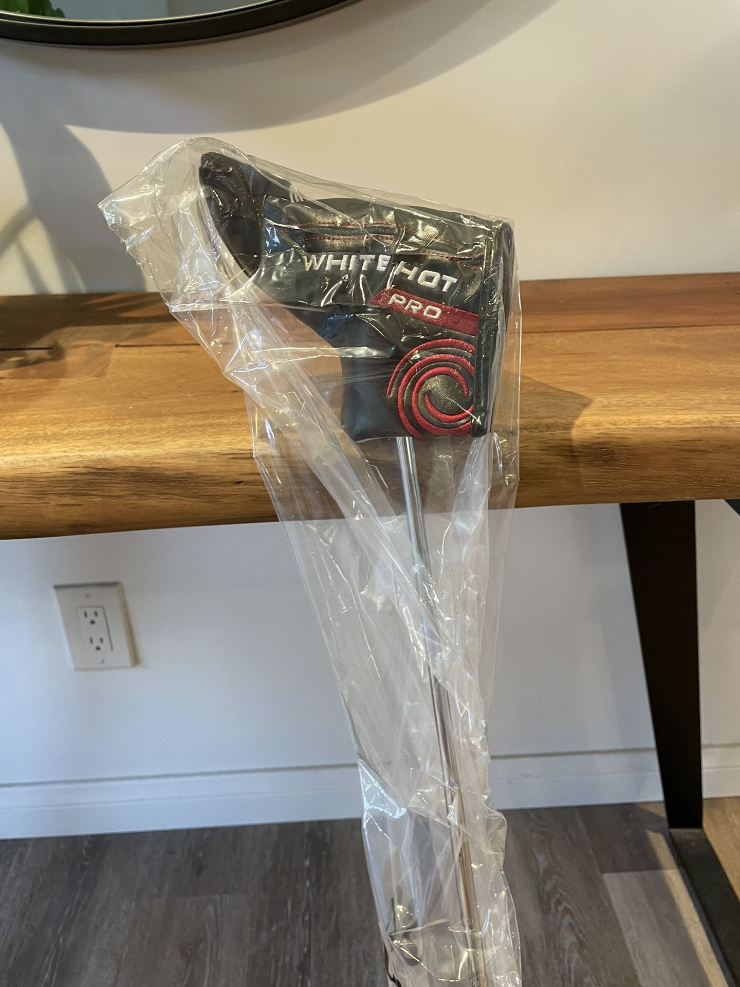 Odyssey White Hot Pro Putter with SuperStroke Grip and Headcover Left ...
