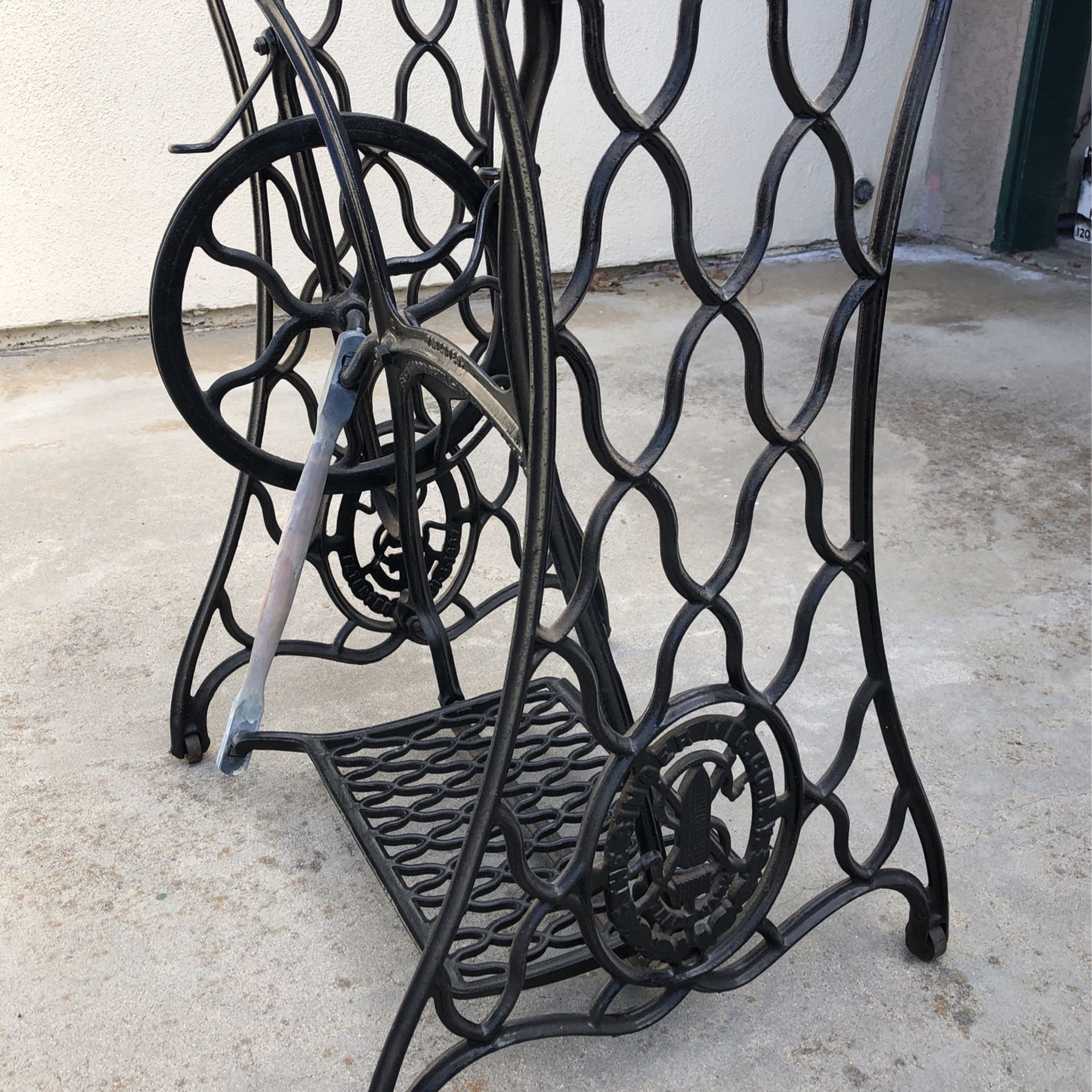 1890s Singer Sewing Machine Stand for Sale in Oceanside, CA - OfferUp