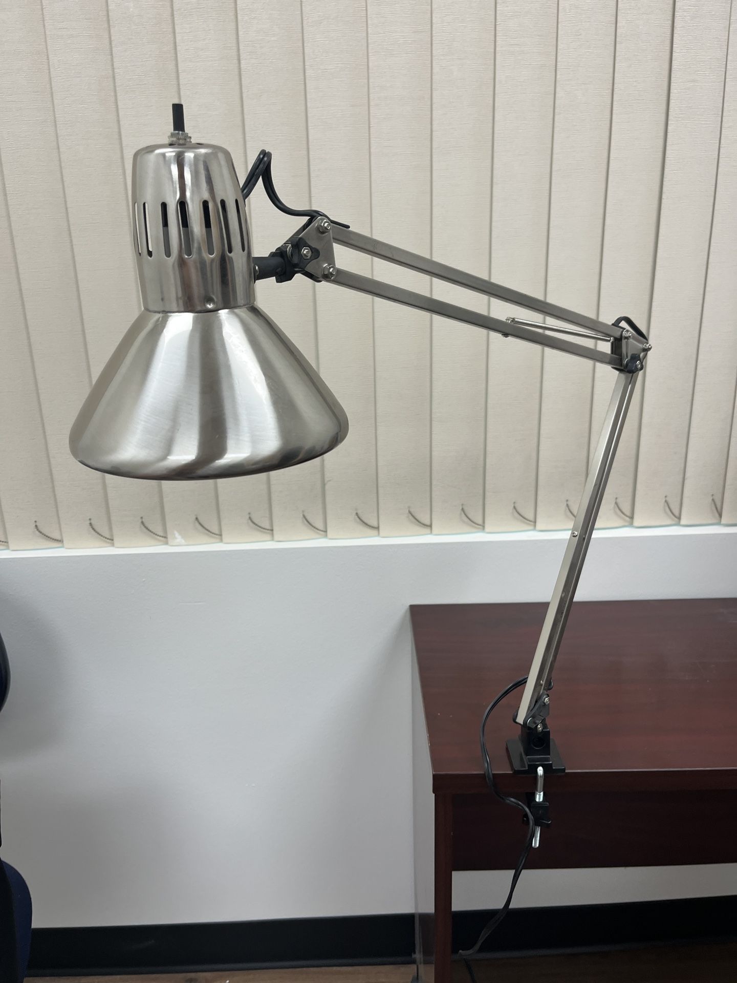 Swing Arm Task Lamp for Sale in Phillips Ranch, CA - OfferUp