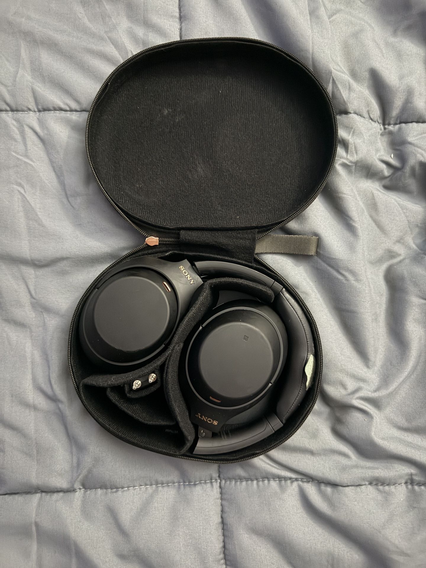 Sony XM4 Bluetooth Headphones for Sale in Henderson, NV - OfferUp