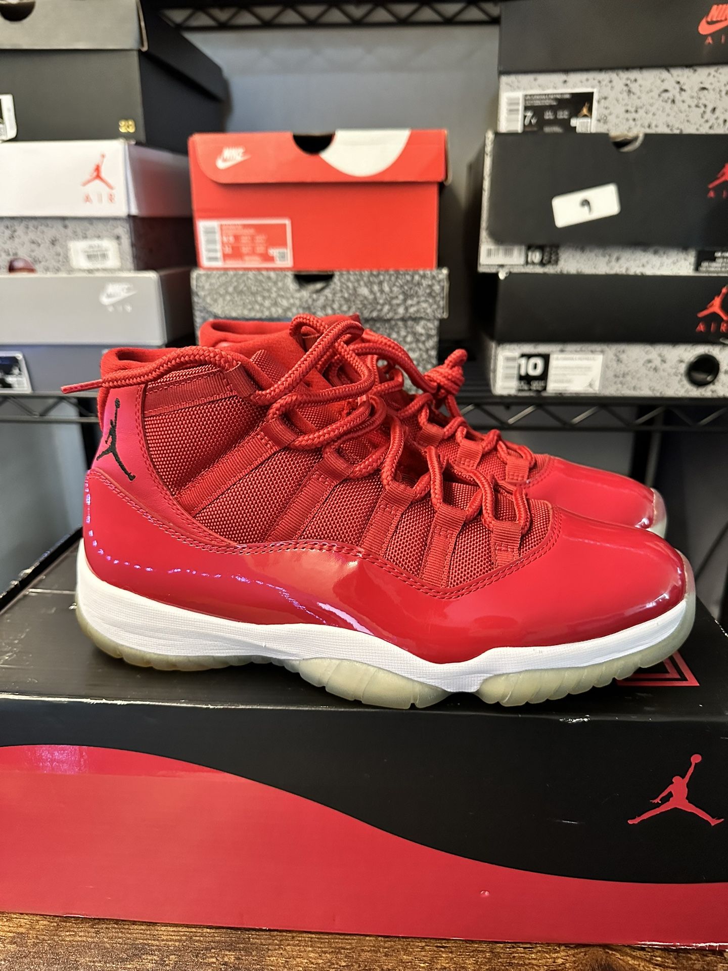 Jordan 11 Win Like 96 Sz 9.5M for Sale in Oakley, CA - OfferUp