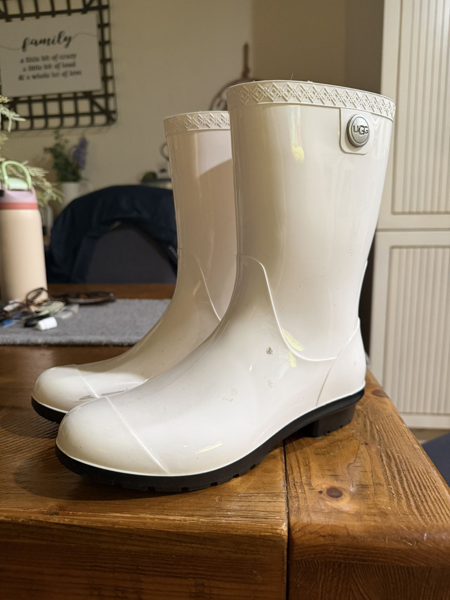 Ugg Rain Boots for Sale in Huntington Beach, CA - OfferUp